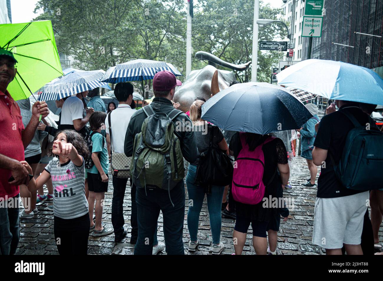 Rainy city street hi-res stock photography and images - Alamy