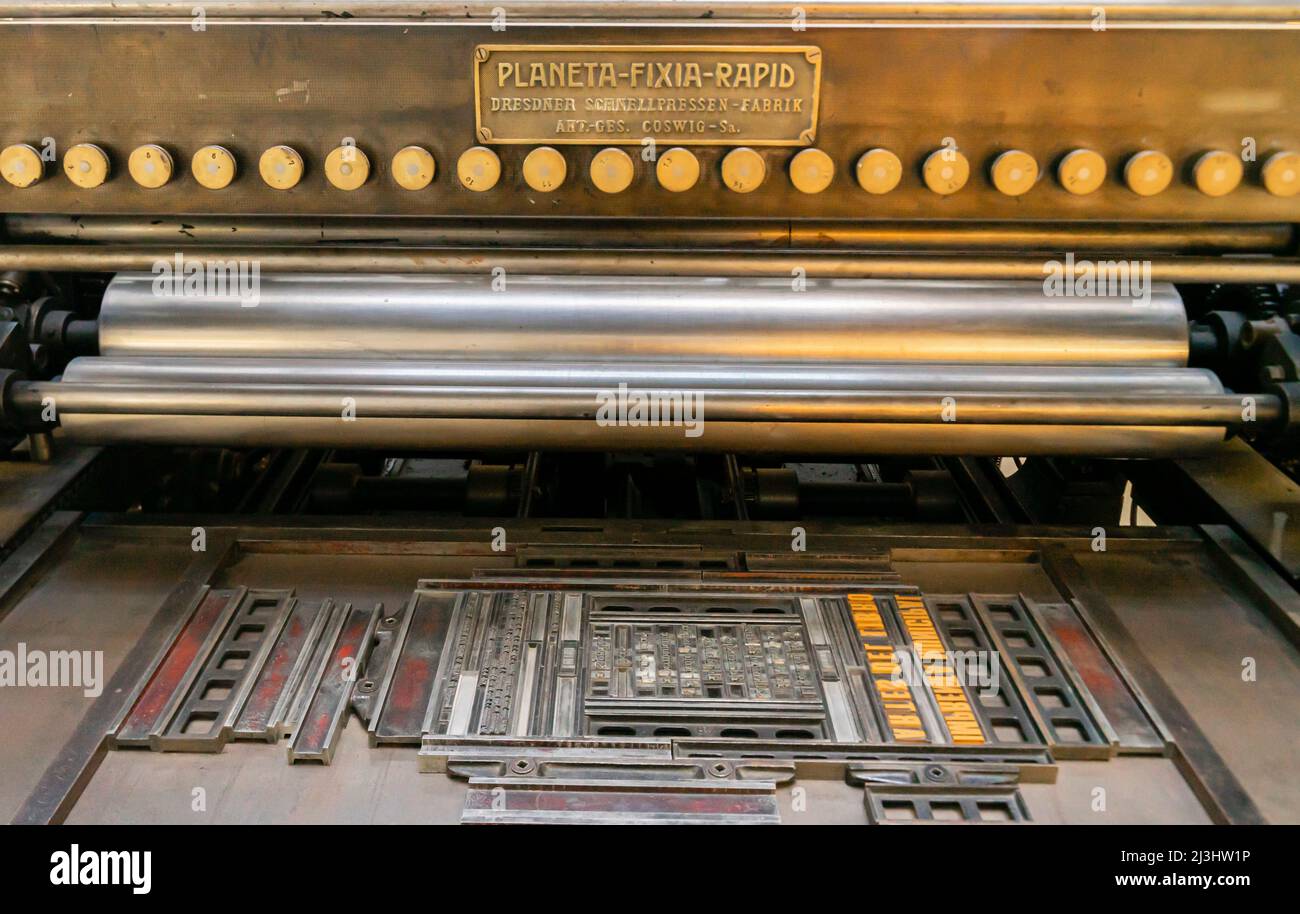 Cylinder printing press hi-res stock photography and images - Alamy
