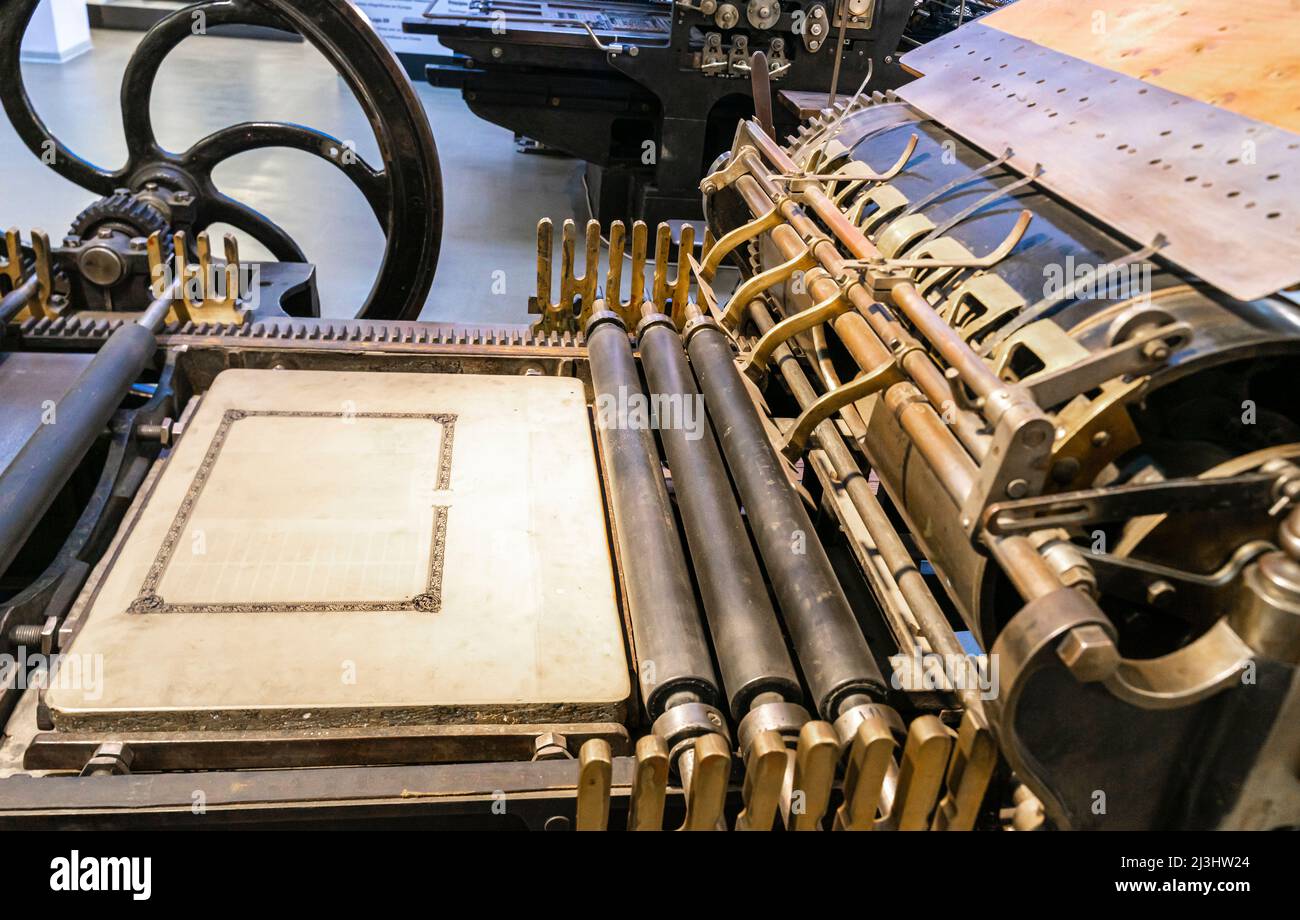 Lithographic printing press hi-res stock photography and images - Alamy