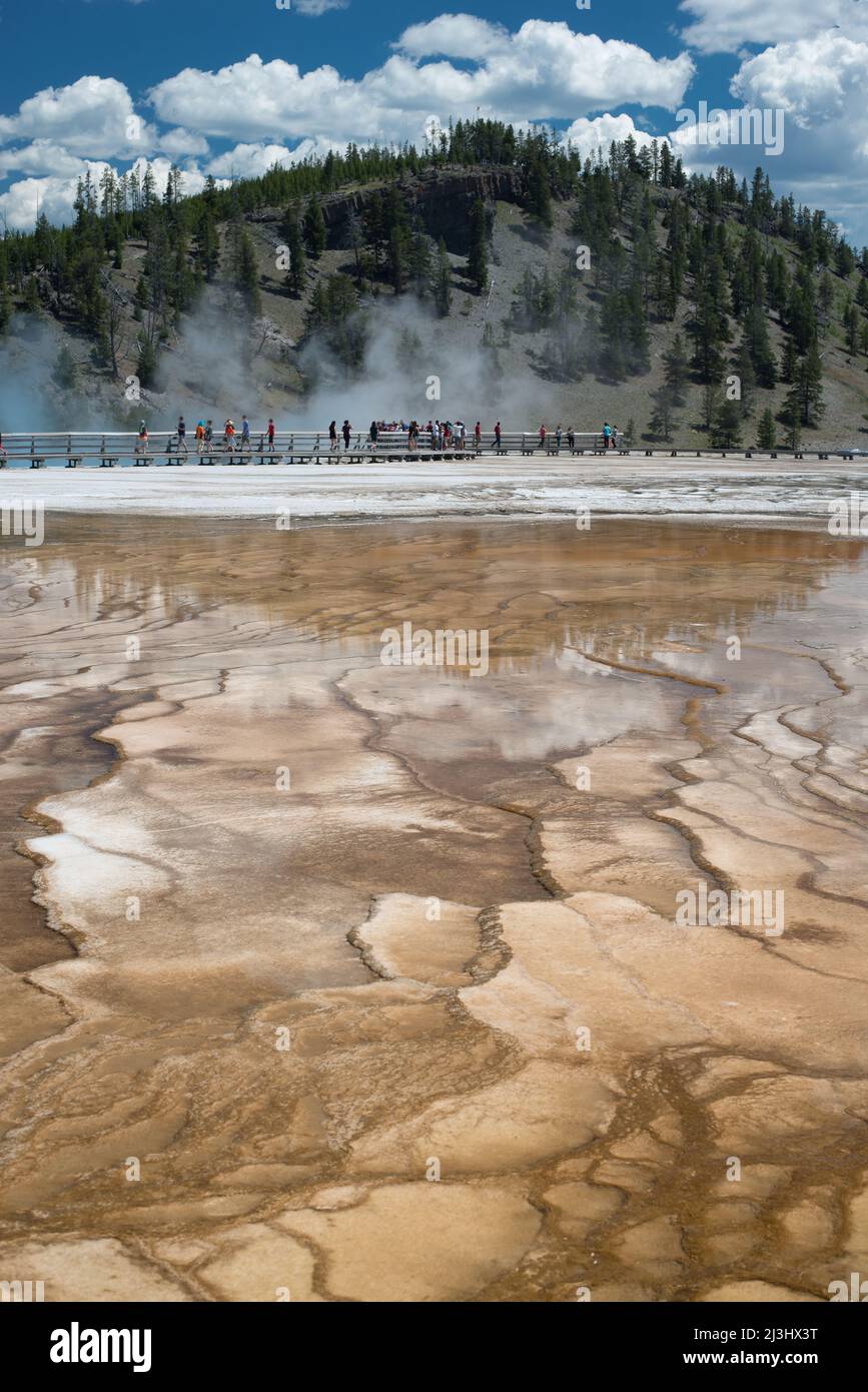 Yellowstone hydrothermal features hi-res stock photography and images ...