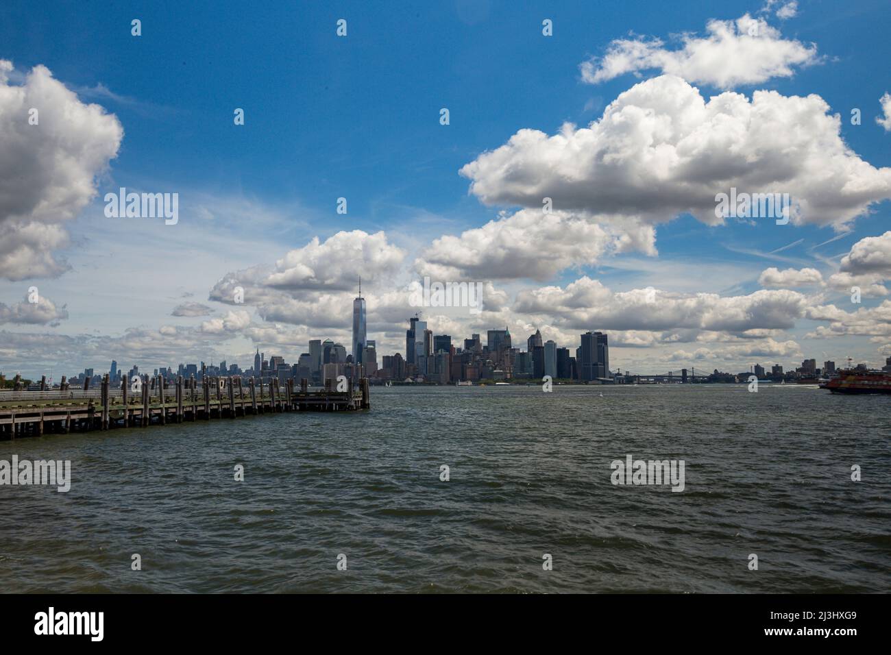 Small town skyline hi-res stock photography and images - Alamy