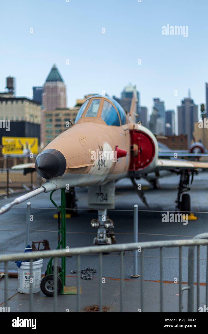 Aircraft carrier usa israel hi-res stock photography and images - Alamy