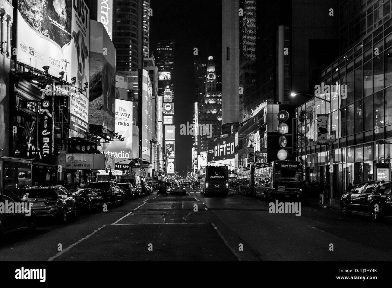 Skyscraper times square new Black and White Stock Photos & Images - Alamy