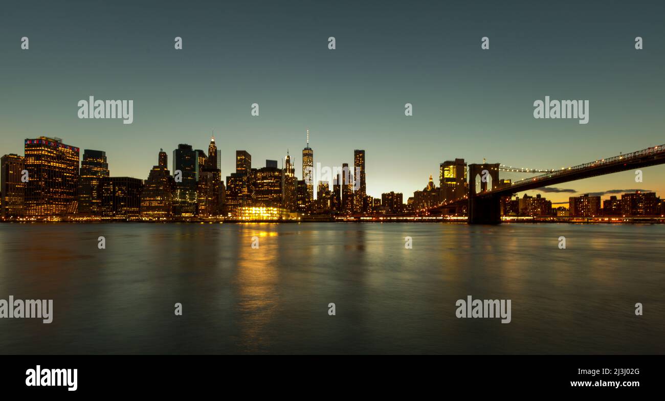Dumbo skyline hi-res stock photography and images - Alamy
