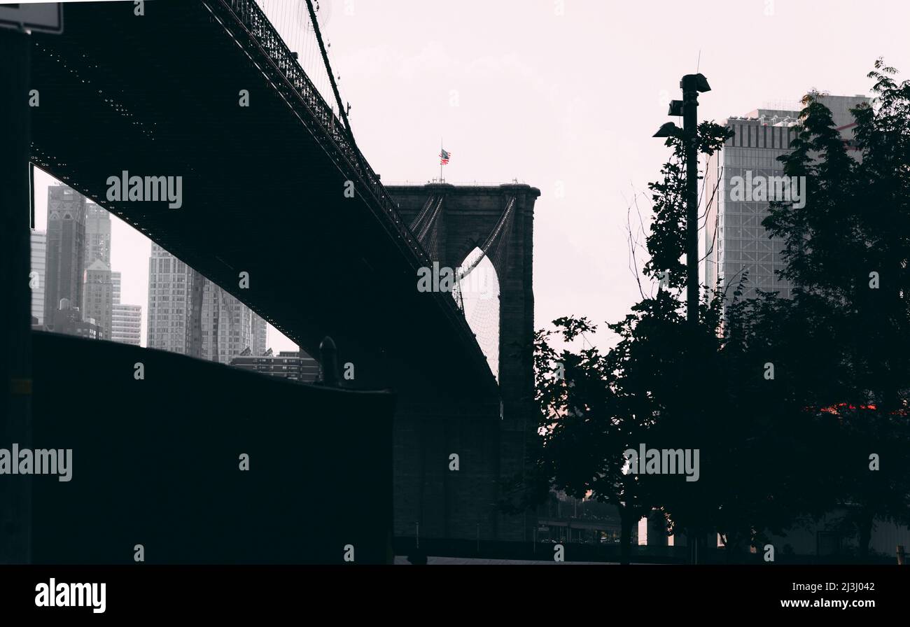 Family tower bridge hi-res stock photography and images - Alamy