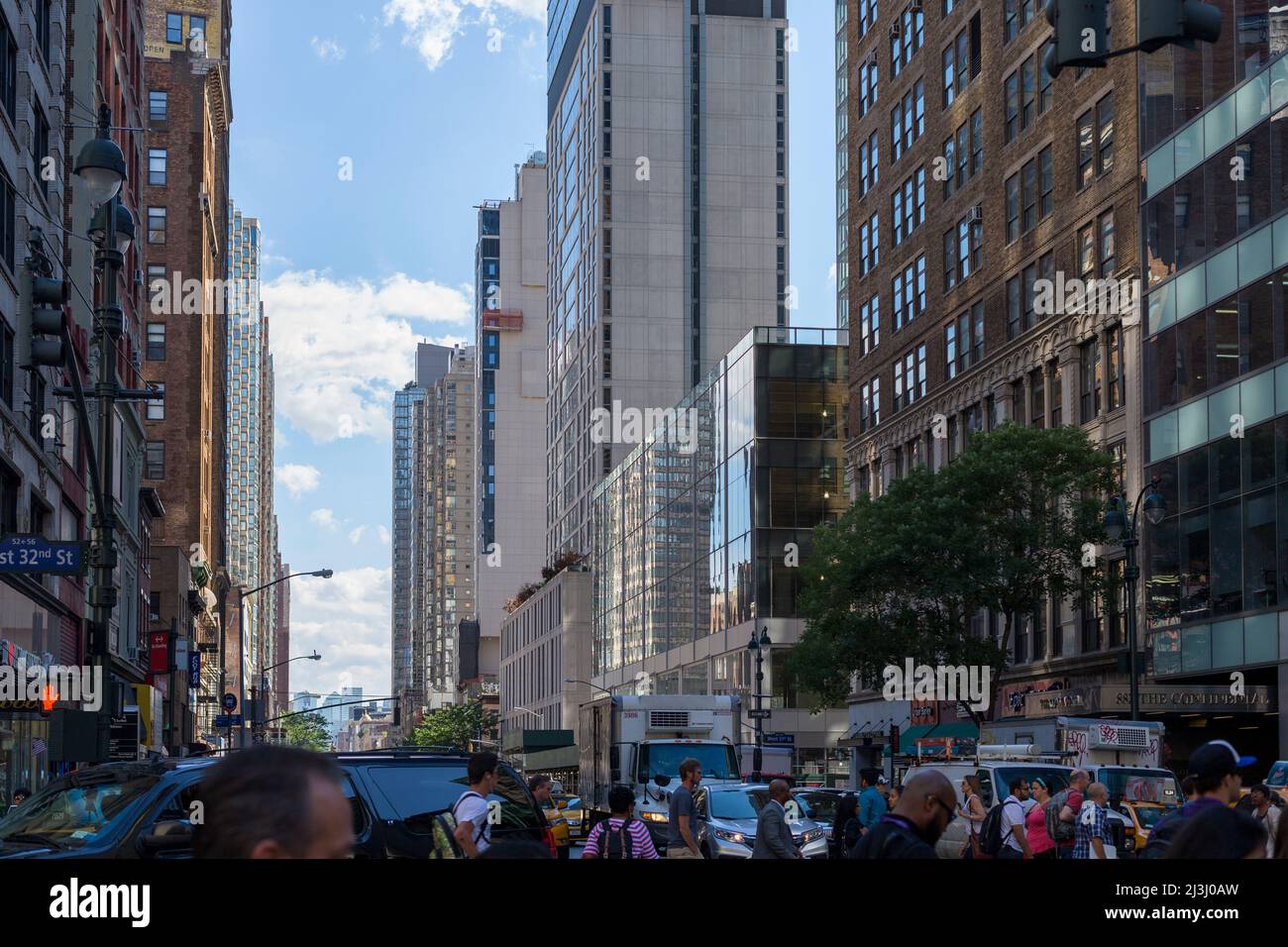 33rd street hi-res stock photography and images - Alamy