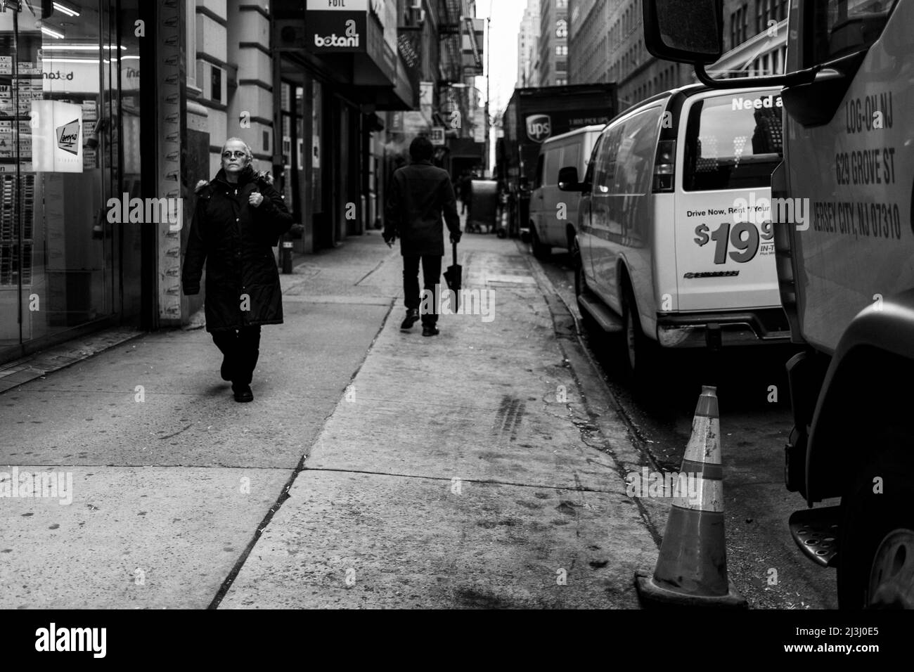 49 ST, New York City, NY, USA, Street Photography - the people of New ...