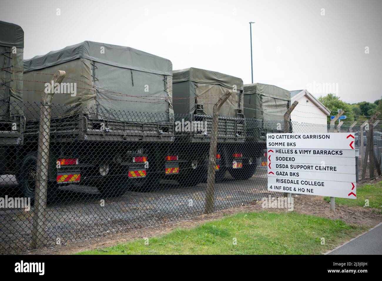 Army vehicles in barracks in Catterick Garrison, North Yorkshire Stock ...