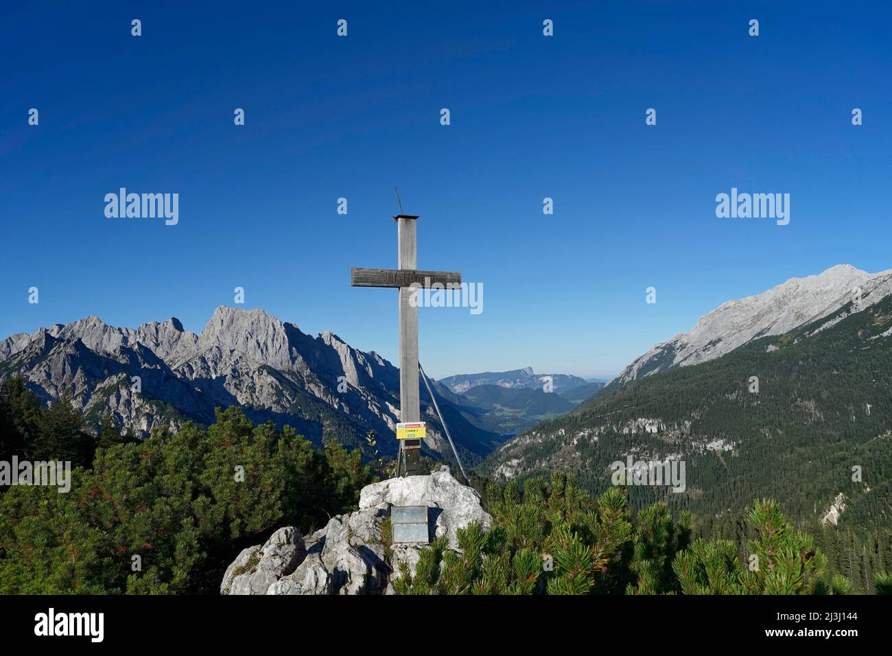 Austria, Salzburger Land, Pinzgau, Litzlkogel, 1625m, summit cross ...
