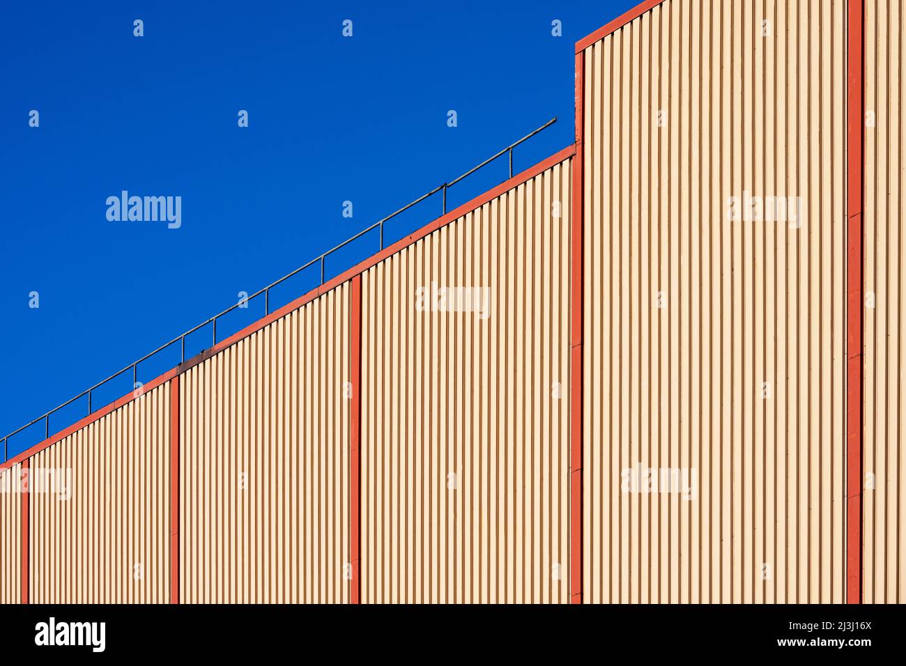 Red and blue building hi-res stock photography and images - Alamy