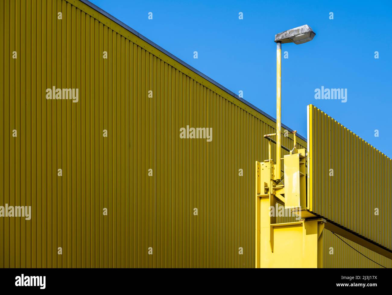 Blue warehouse hi-res stock photography and images - Alamy