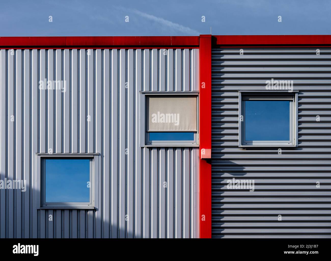 Corrugated metal building hi-res stock photography and images - Alamy