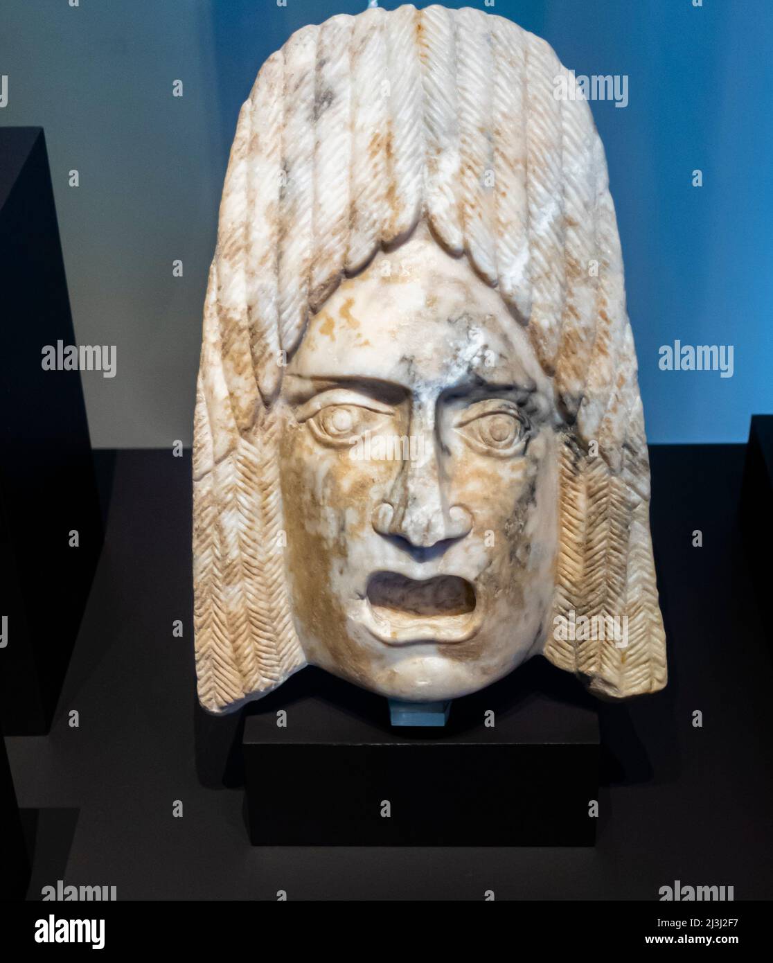 Tragedy mask hi-res stock photography and images - Alamy