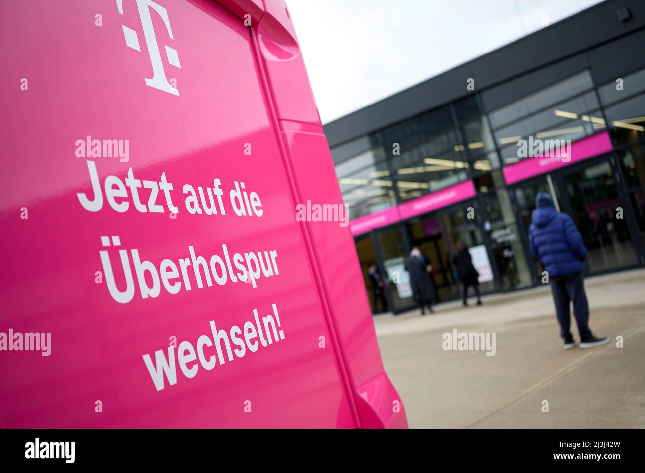 Feature, advertising slogan of Telekom, Äû Now switch to the suburban ...