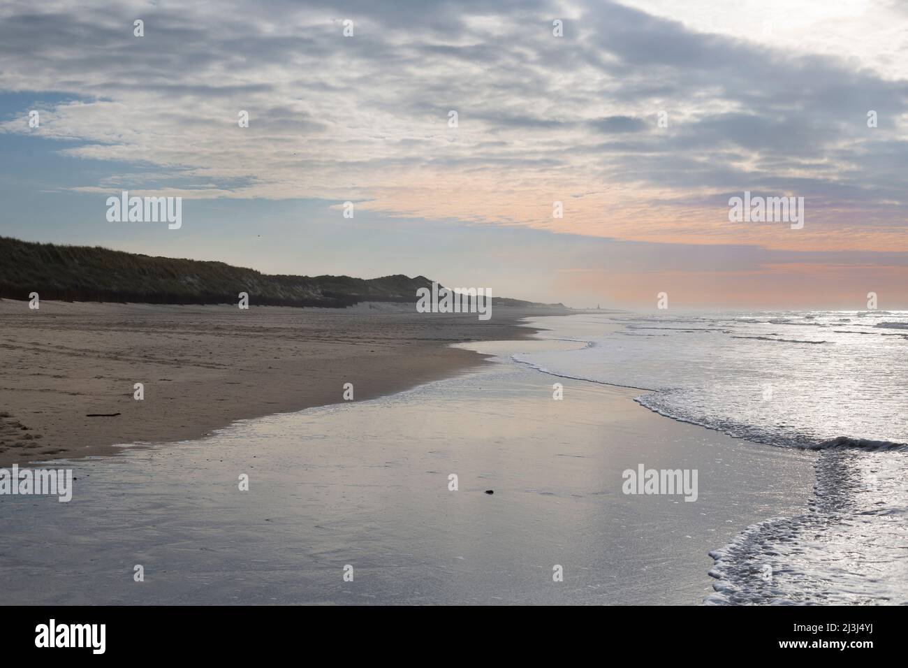 Lonely beach scene hi-res stock photography and images - Alamy