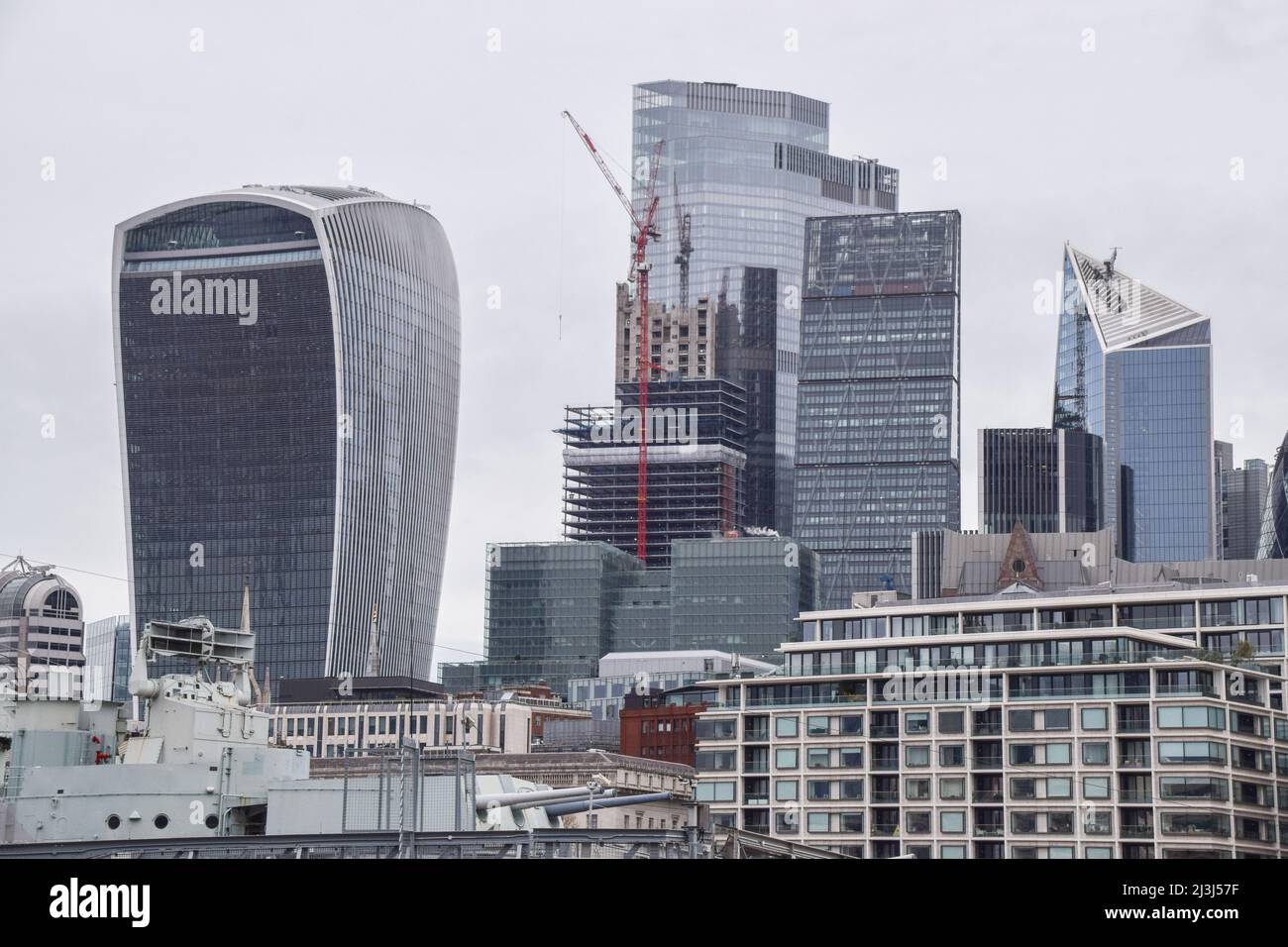 Construction of new corporate buildings continues in the City of London ...