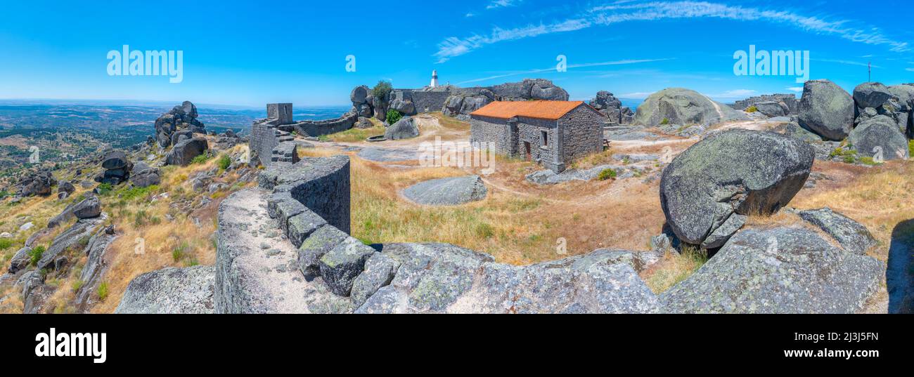 Monsanto portugal castle hi-res stock photography and images - Alamy