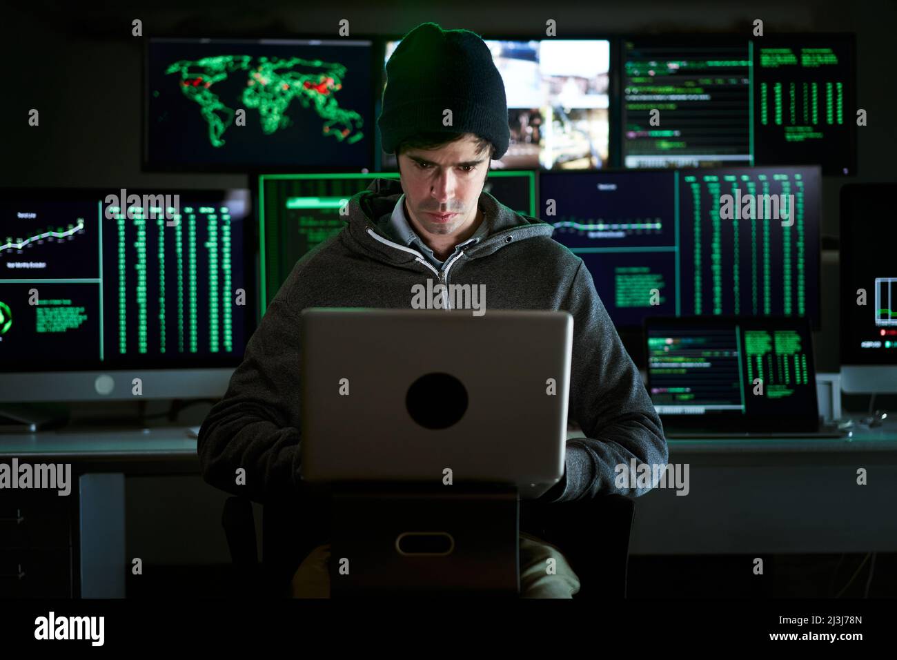 Dark web hacker hi-res stock photography and images - Alamy