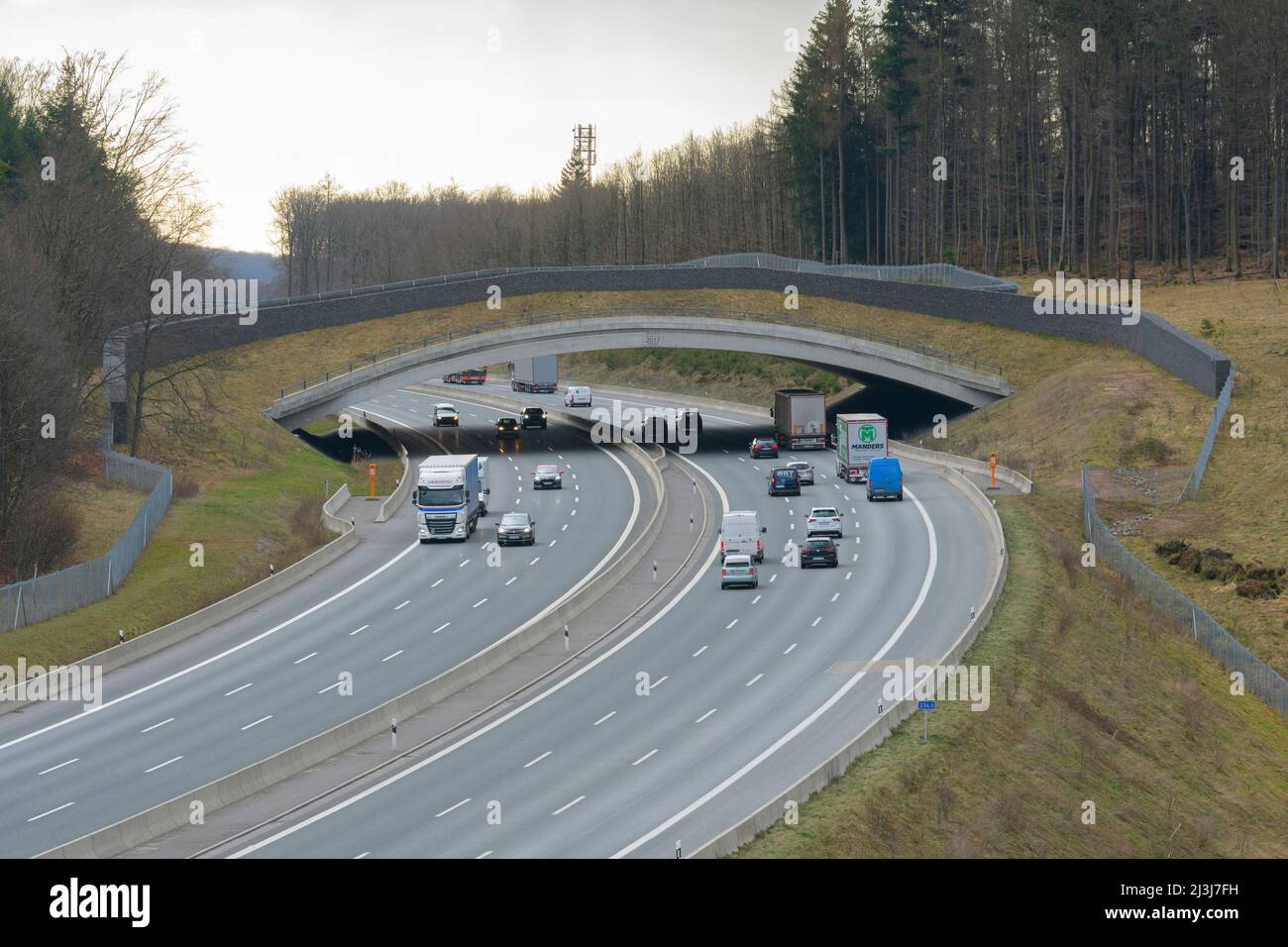 Car crossing bridge over motorway hi-res stock photography and images ...