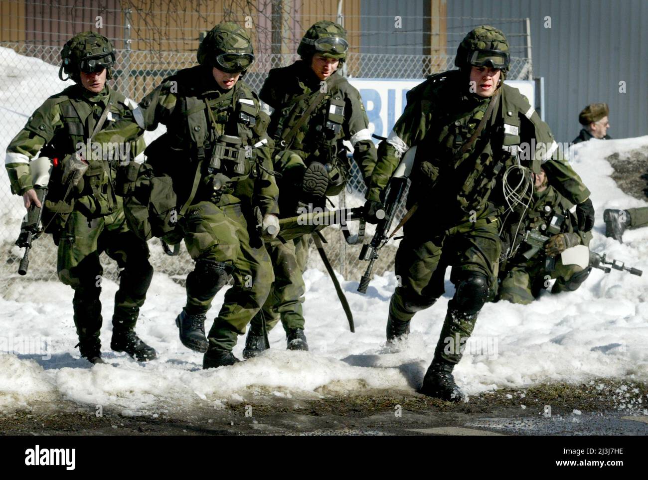 The Swedish army is practicing ground combat in central Norrköping ...