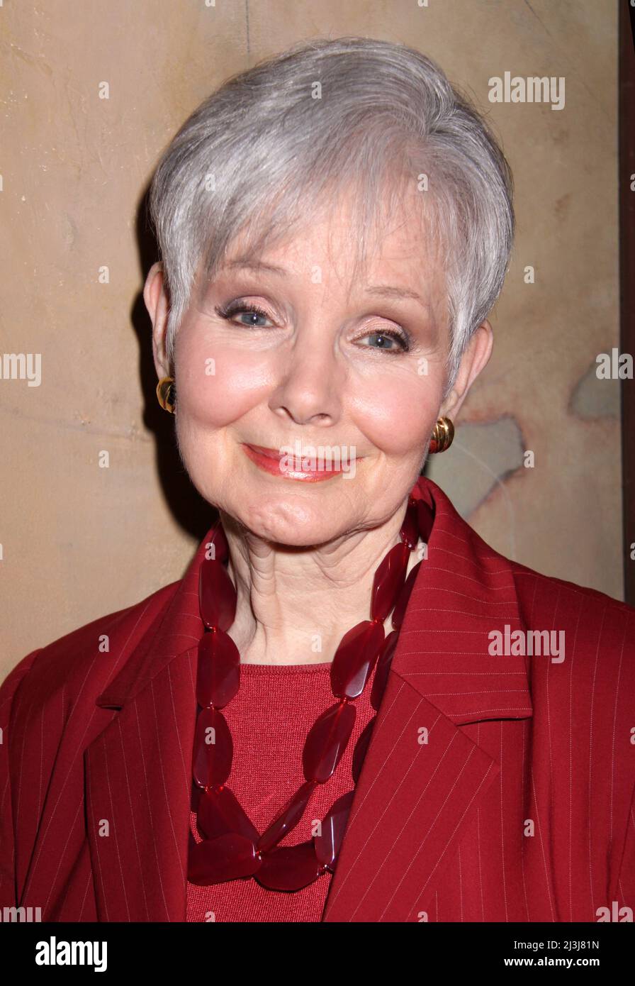 Kathryn Hays's Instagram, Twitter & Facebook on IDCrawl