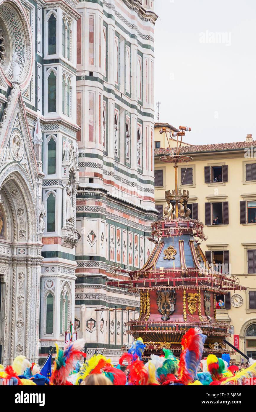 Explosion of the Cart festival, Piazza del Duomo, Florence, Tuscany ...