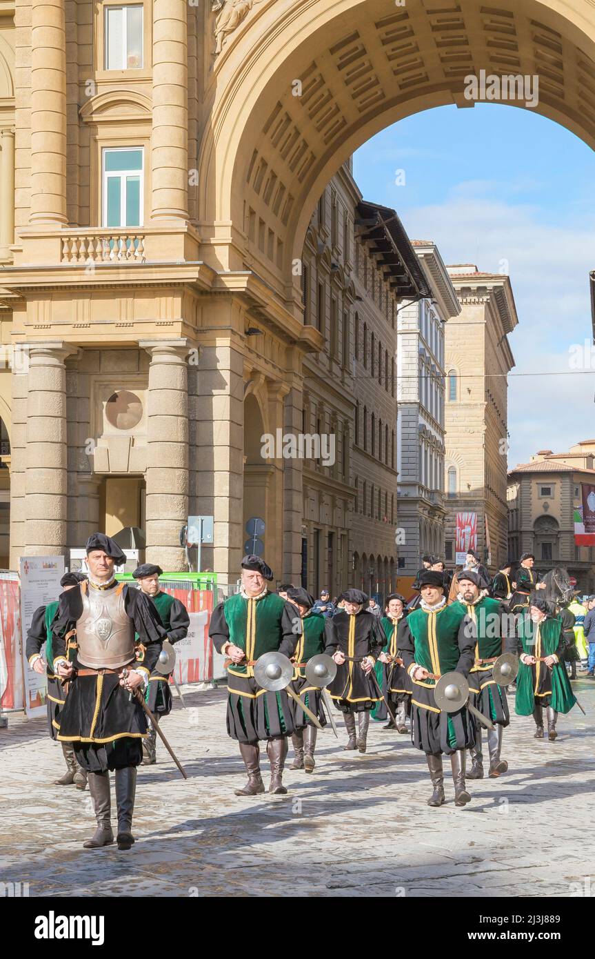 Participants in the Explosion of the Cart festival on parade, Florence ...