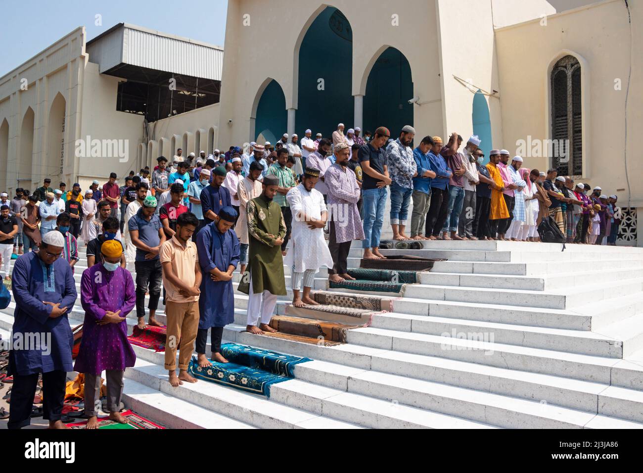 Muslim devotees offer Jummah prayer during the holy month of Ramadan ...