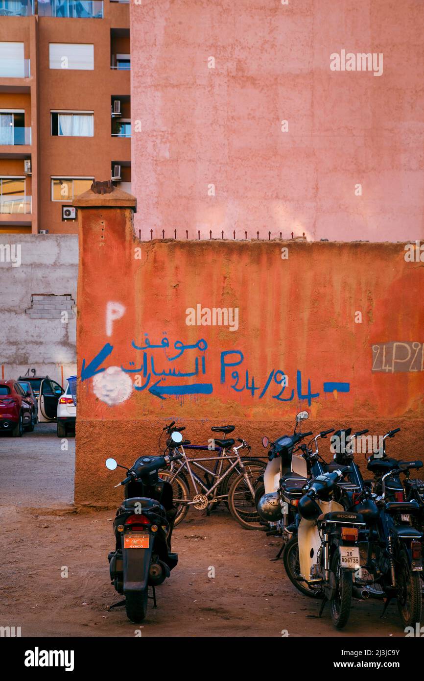 Graffiti a marrakech hi-res stock photography and images - Alamy