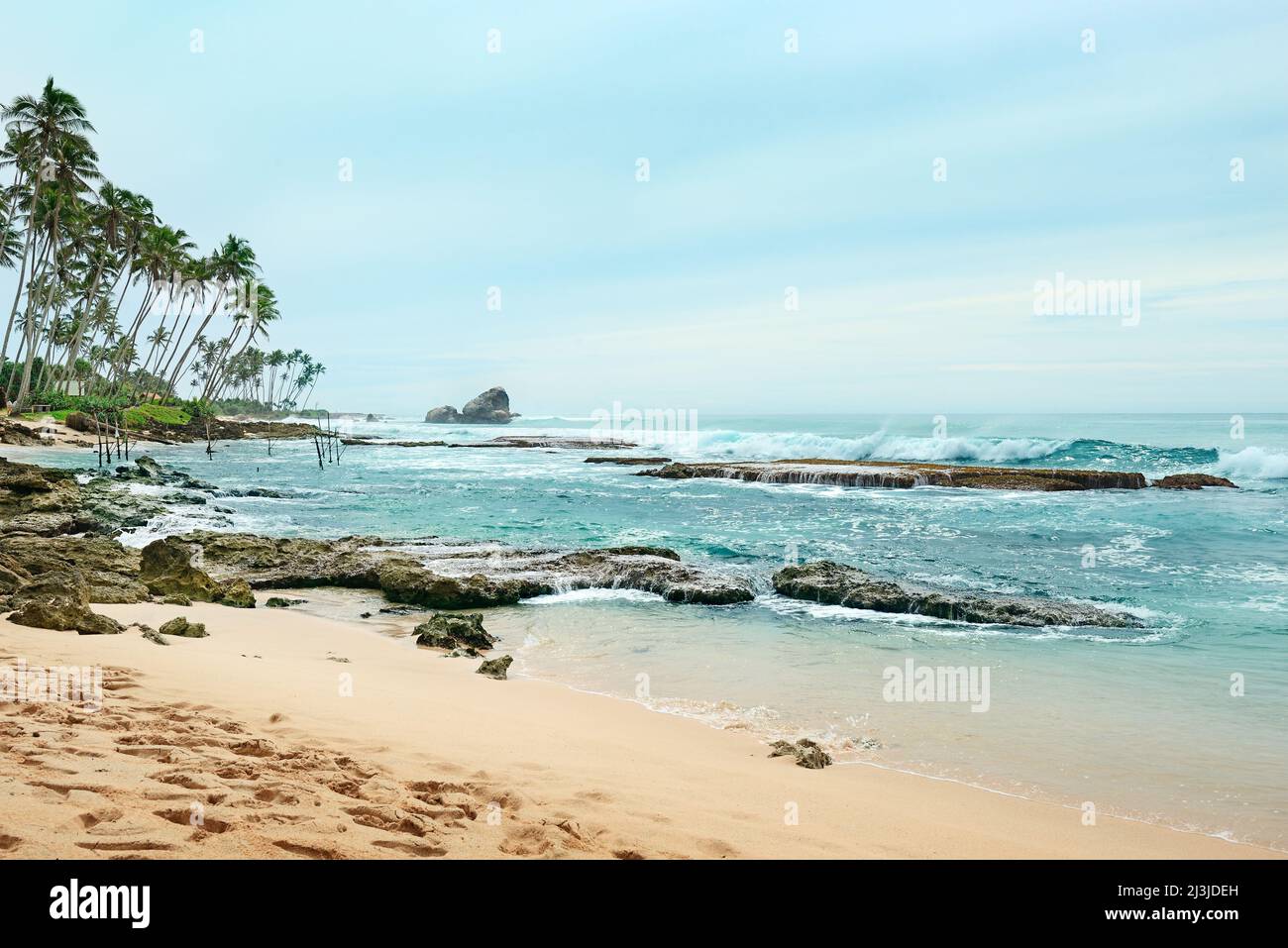 Coral cliff hi-res stock photography and images - Alamy