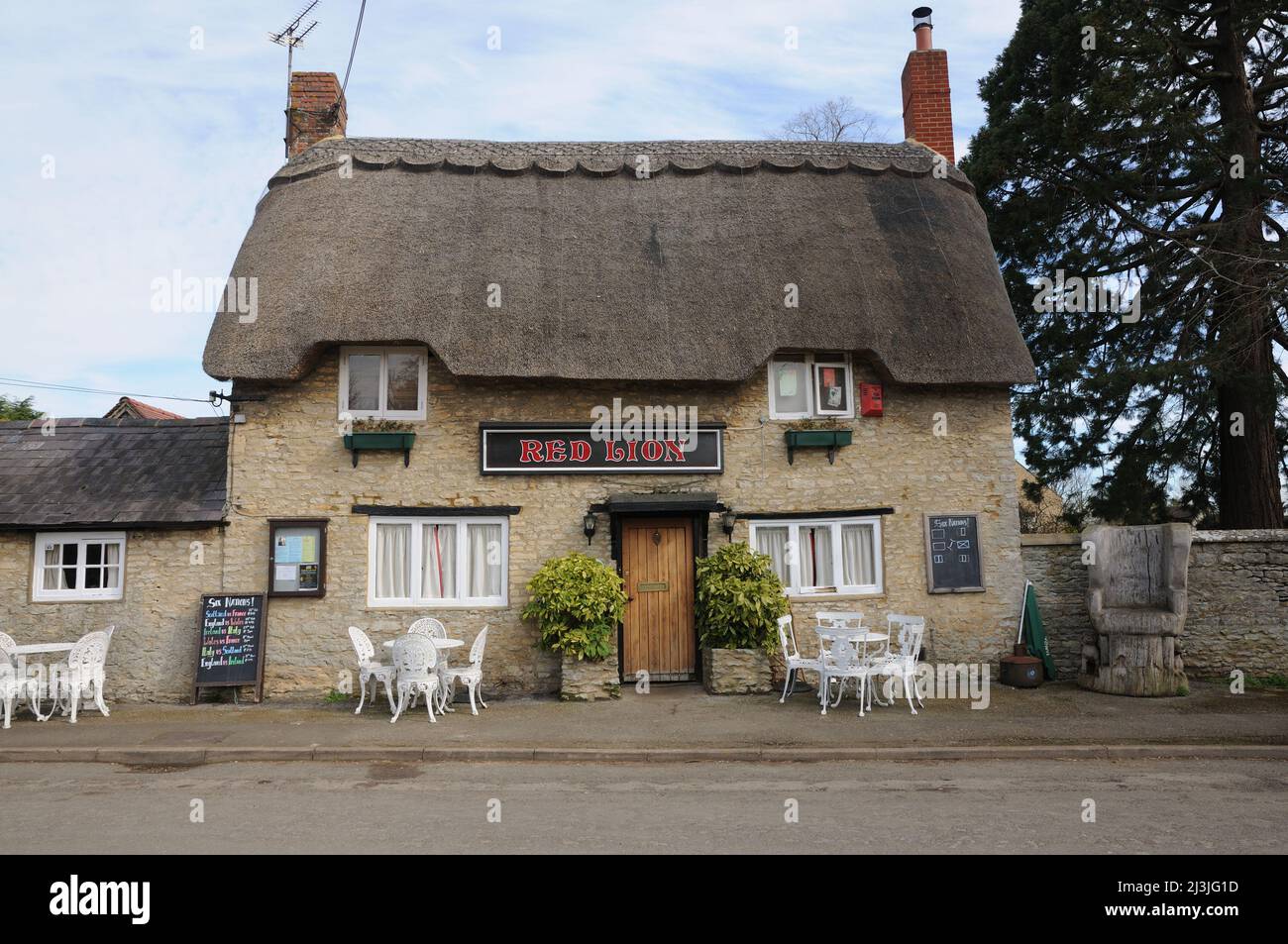 Red Lion, Stratton Audley, Oxfordshire Stock Photo - Alamy