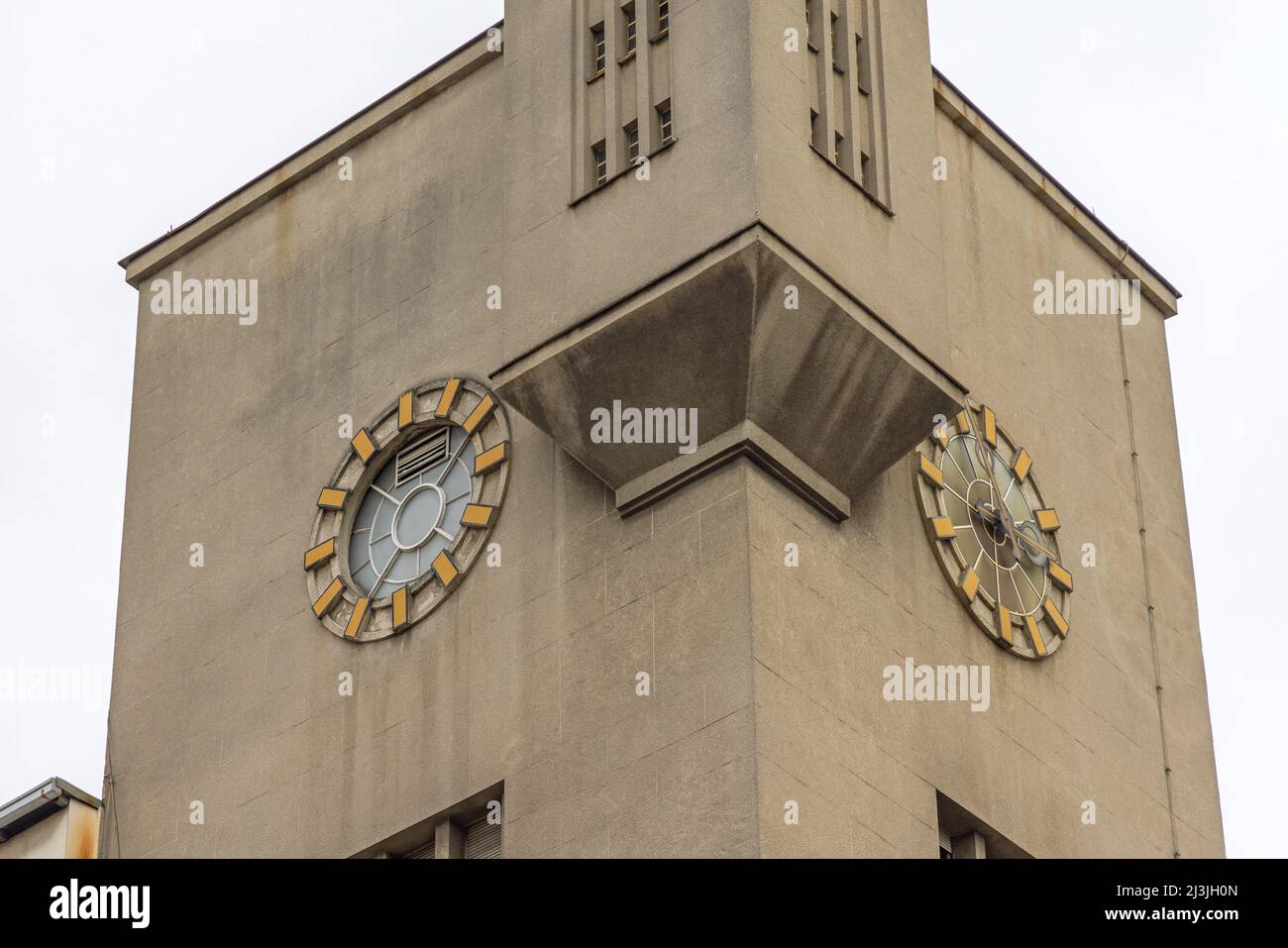Working art deco clock hi-res stock photography and images - Alamy