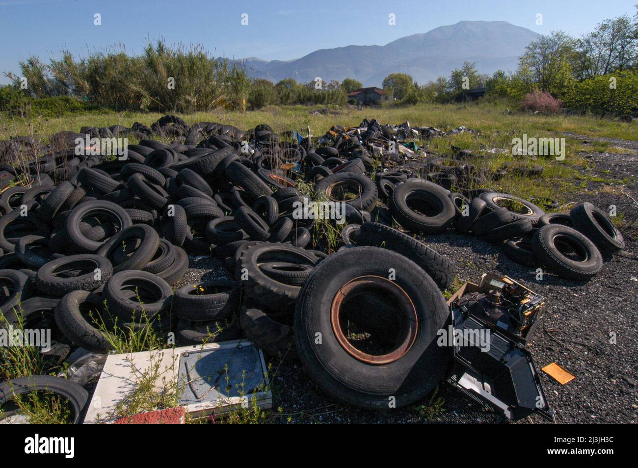Waste tires hi-res stock photography and images - Alamy