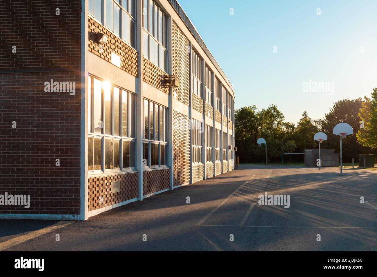 Students in school yard hi-res stock photography and images - Alamy