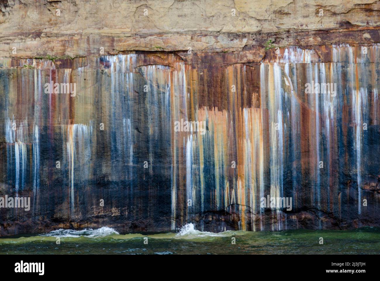 Pictured rocks national park hi-res stock photography and images - Alamy