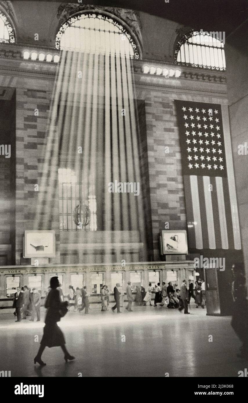 Main Concourse with sunlight streaming through windows, Grand Central ...