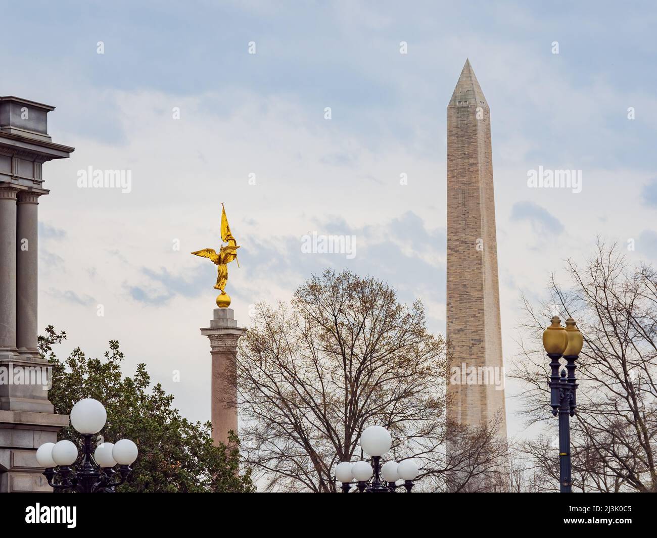 First infantry division monument hi-res stock photography and images ...