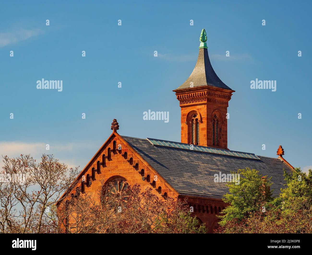 The smithsonian castle hi-res stock photography and images - Alamy