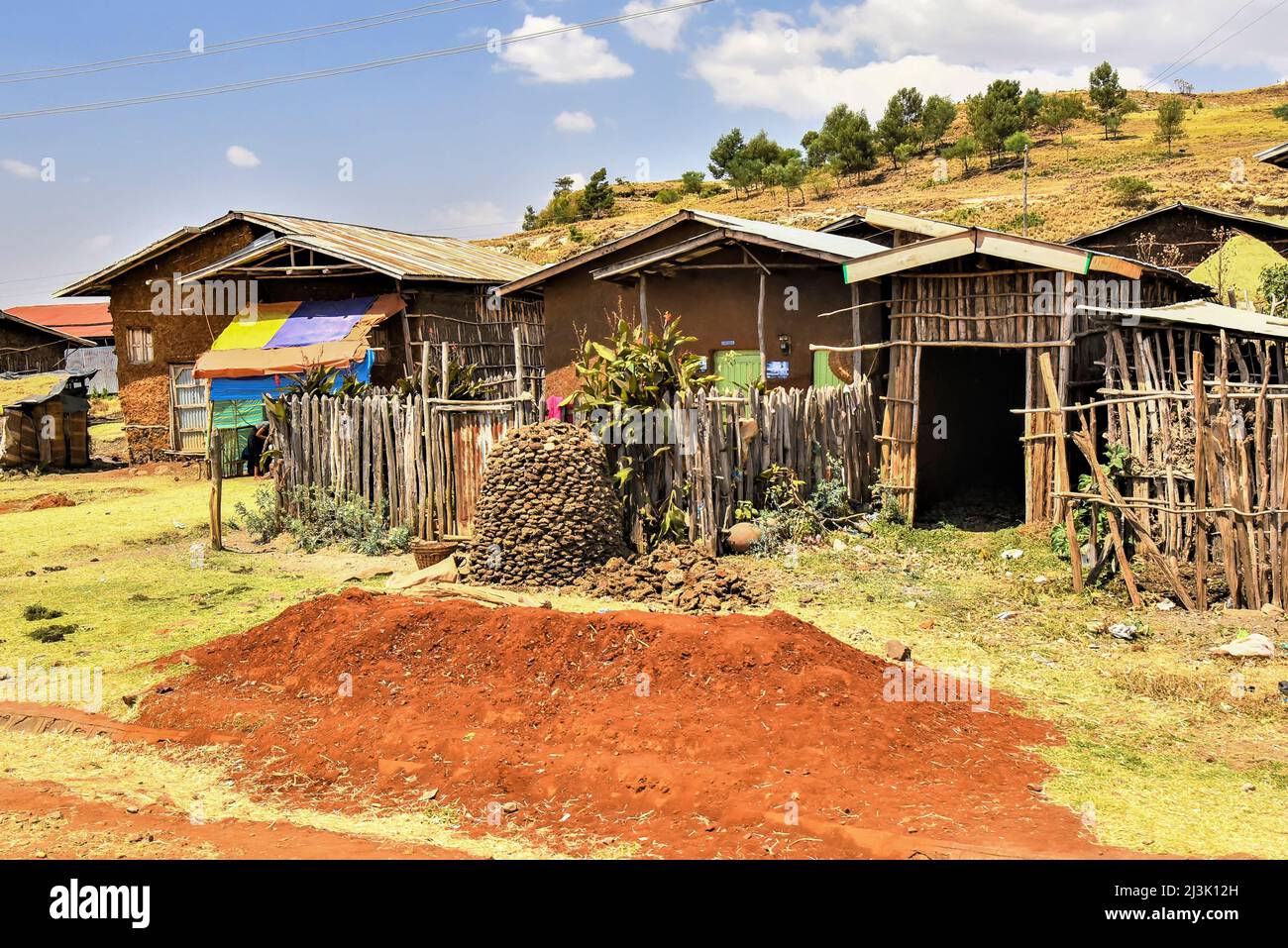 Houses and barns in rural Ethiopia; Ethiopia Stock Photo - Alamy