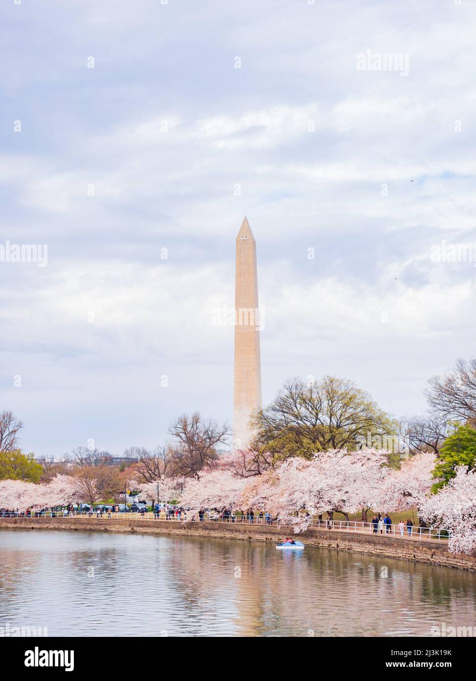 Celebration washington monument hi-res stock photography and images - Alamy