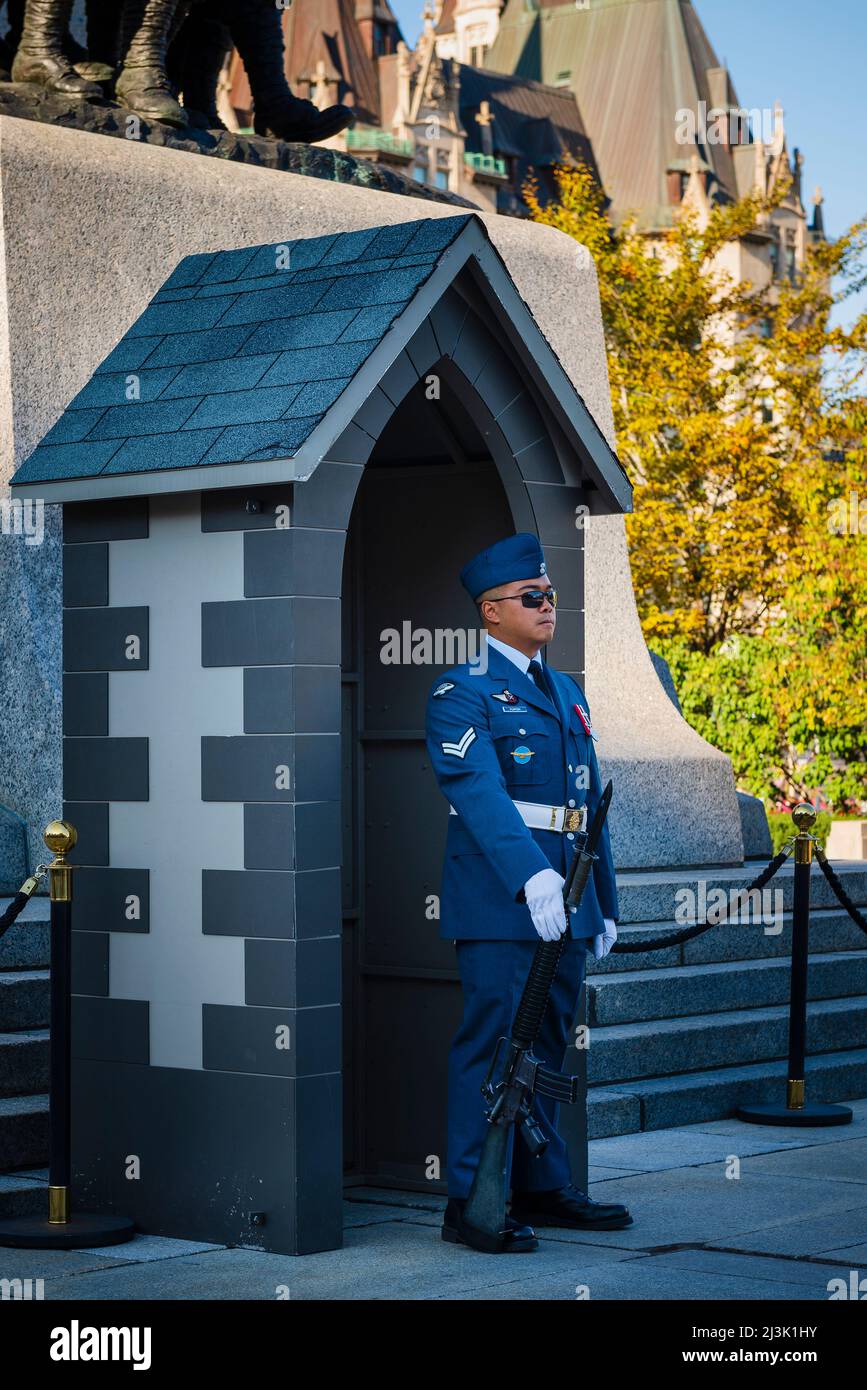Ceremonial Guard Sentry at the National War Memorial in Confederation ...