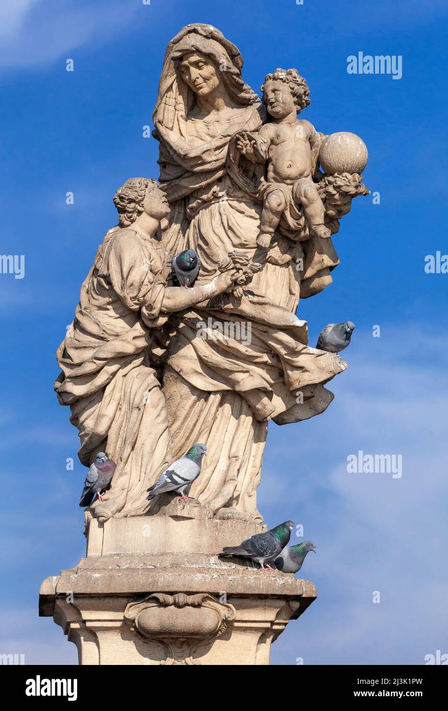 Statue of st anne hi-res stock photography and images - Alamy