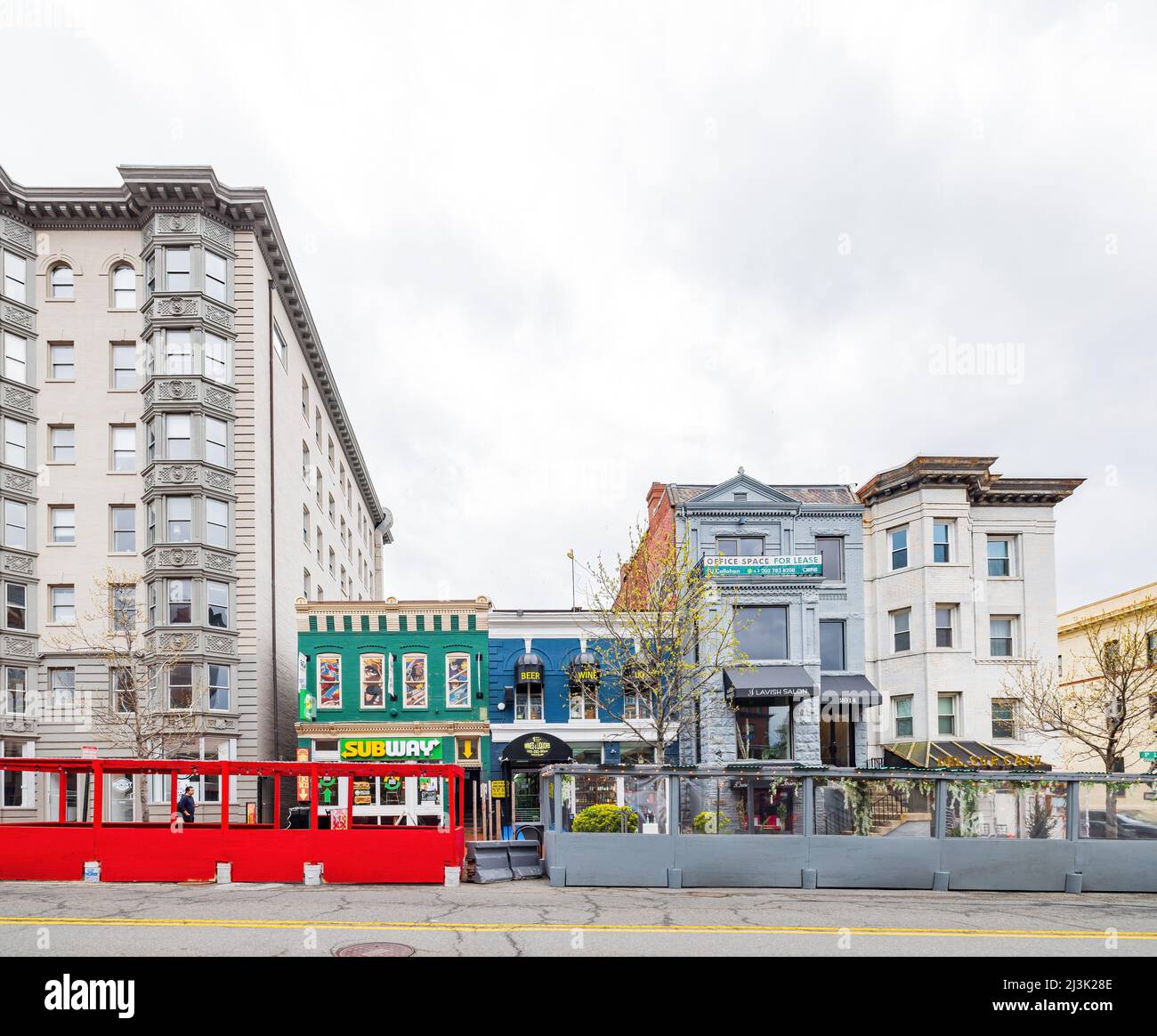 Curbside view hi-res stock photography and images - Alamy