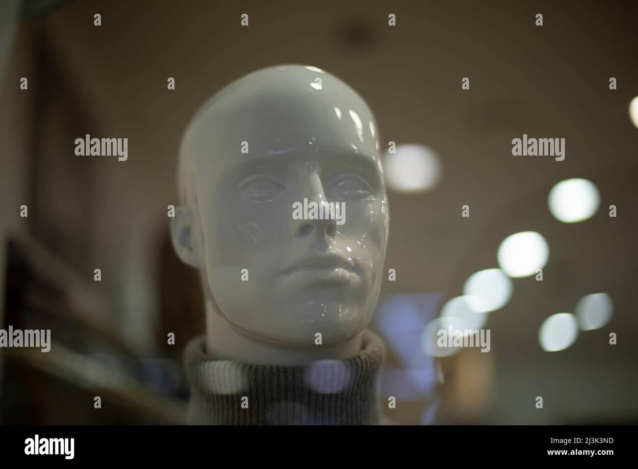Mans dummy hi-res stock photography and images - Alamy