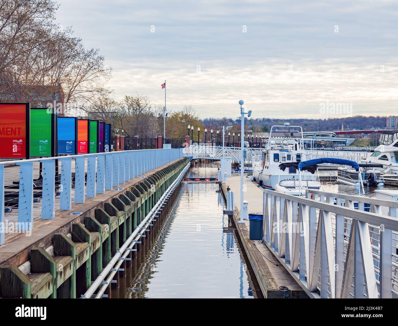 The yards marina hi-res stock photography and images - Alamy