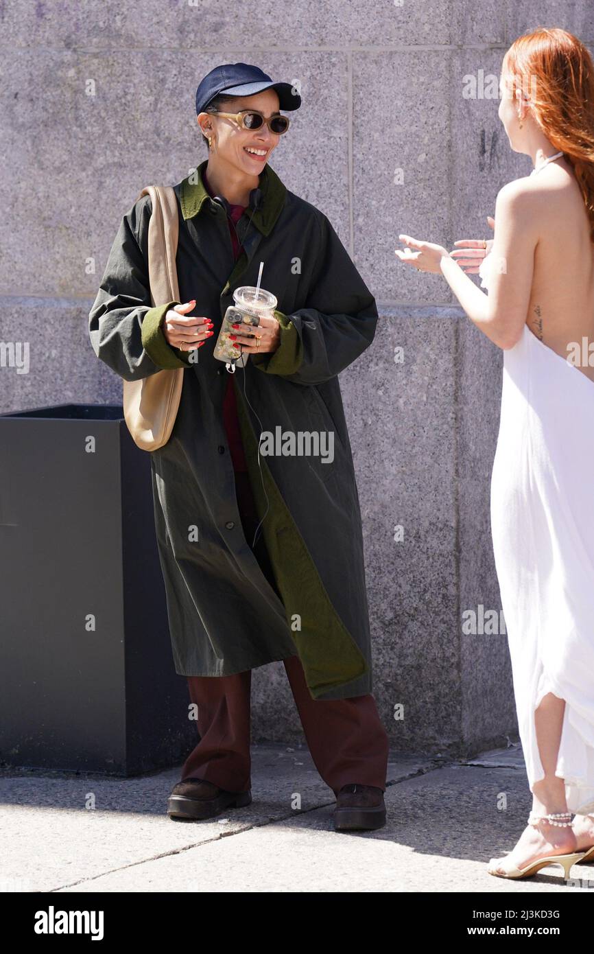 Zoe kravitz 2022 hi-res stock photography and images - Alamy