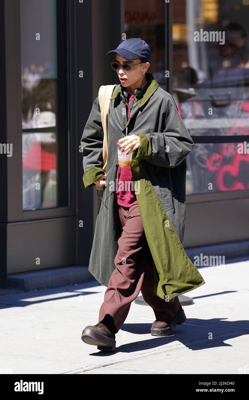 Zoe kravitz 2022 hi-res stock photography and images - Alamy