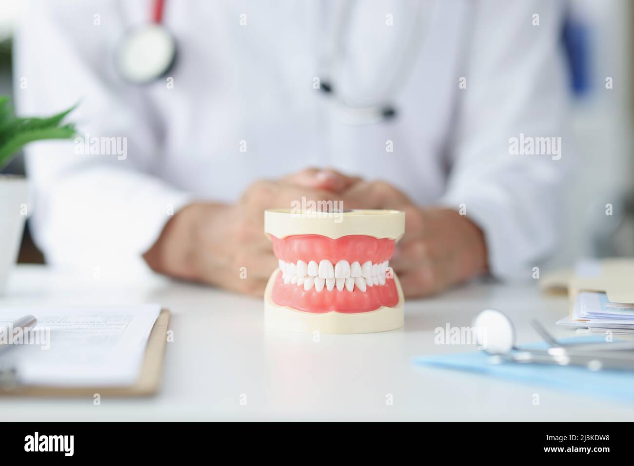 Even teeth hi-res stock photography and images - Alamy