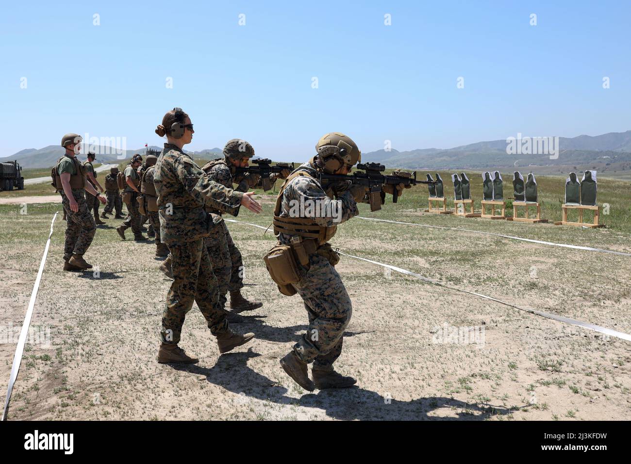 U.S. Marines with 1st Air Naval Gunfire Liaison Company, I Marine ...