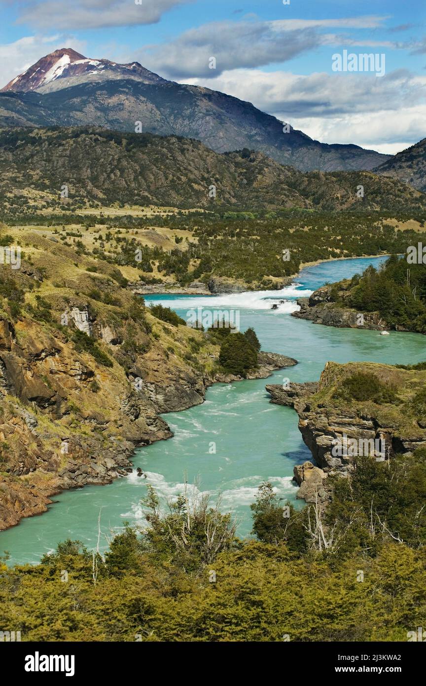 The Rio Baker flowing through a rugged Patagonian landscape, Chile ...